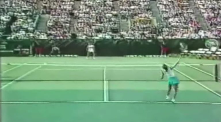 Evert vs. Navratilova : un des plus beaux points de l'histoire du ...