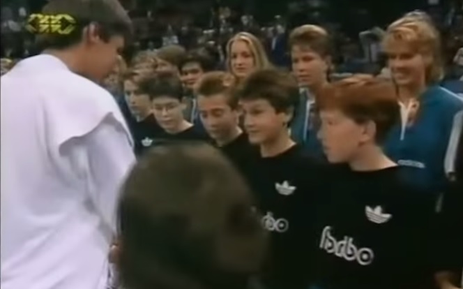 Roger-Federer-ball-boy-ramasseur-de-balles-Bâle-1993