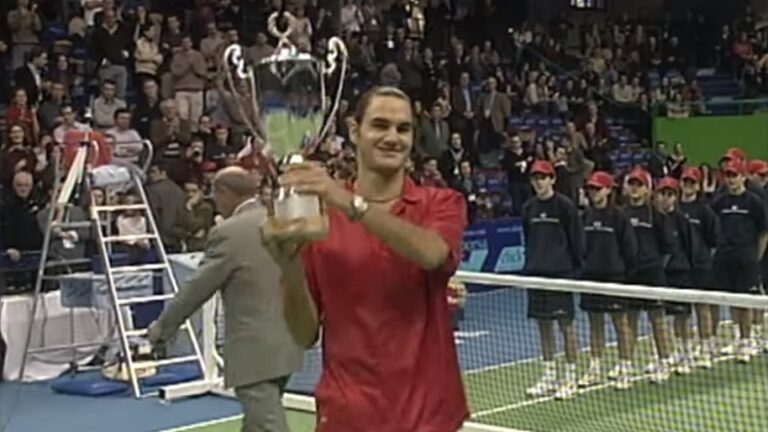 Le premier titre ATP de Roger Federer à Milan, en 2001, contre Julien ...